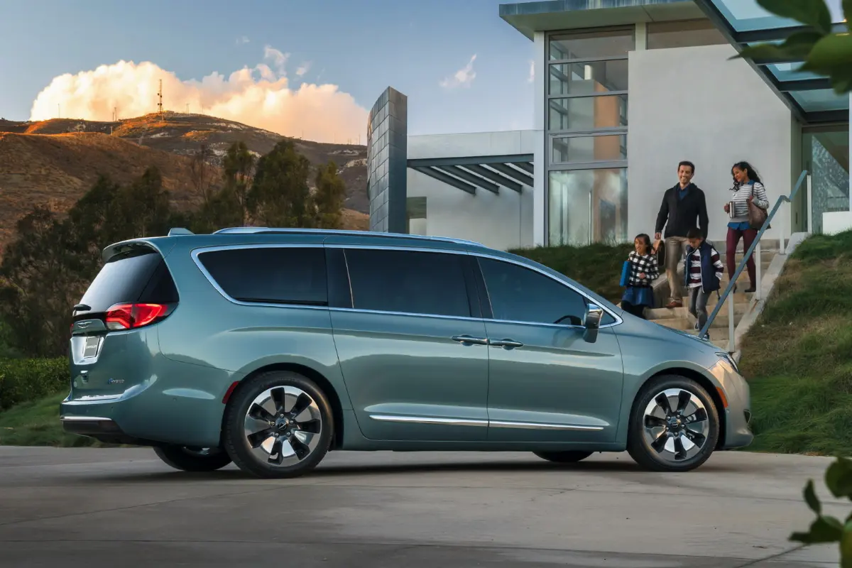 Stellantis richiama 20 mila minivan