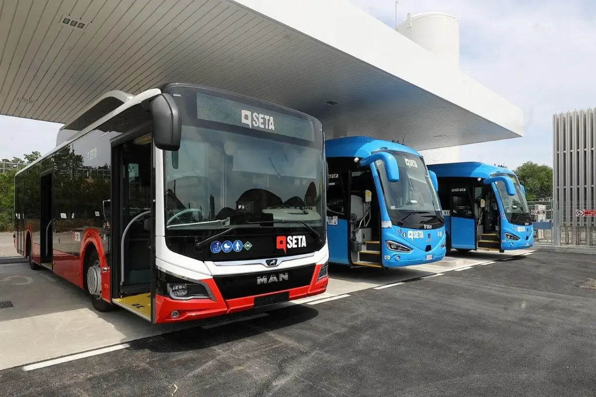 Seta: bus urbani ibridi e mezzi extraurbani a metano
