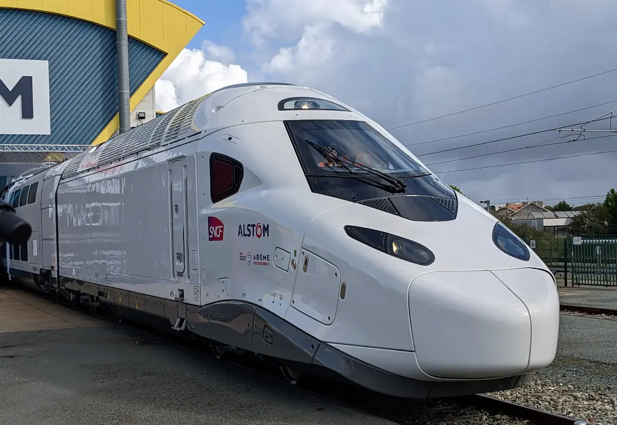 Francia presenta nuovo treno Tgv M